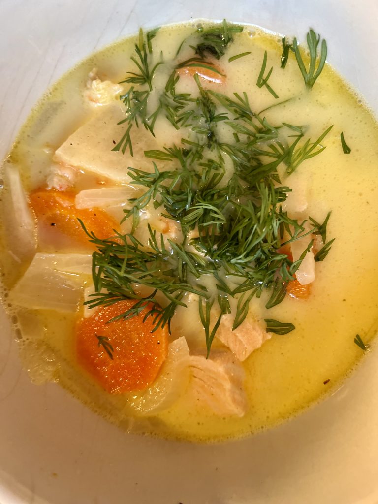 Fisksoppa med kokosmjölk och räkor - Cecilia Belin